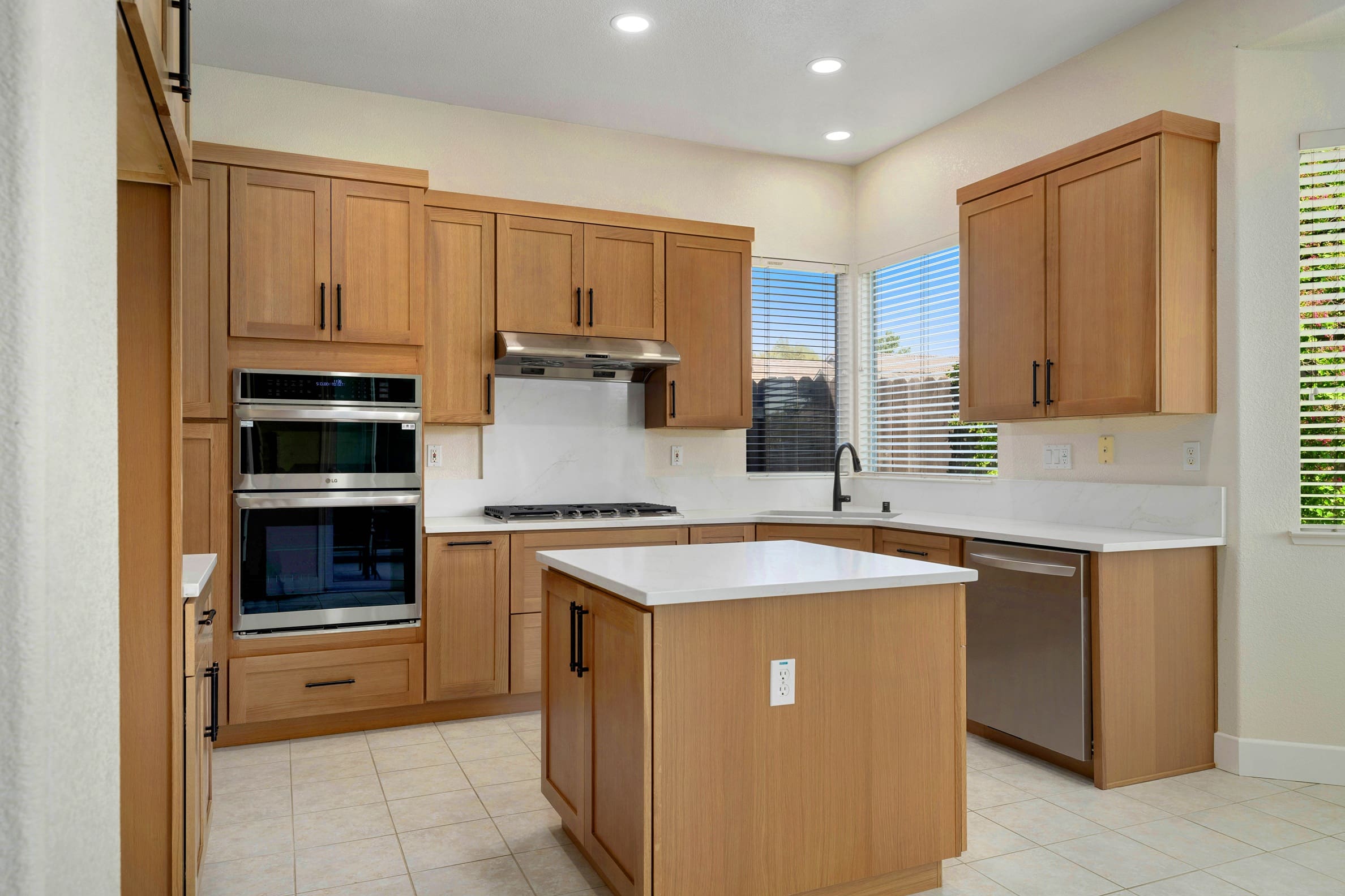 1990s Roseville Builder-Grade Kitchen Remodel | ROSSLE HOMES